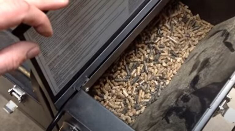 How Do Pellet Grills Work? A Beginner's Guide (2023)